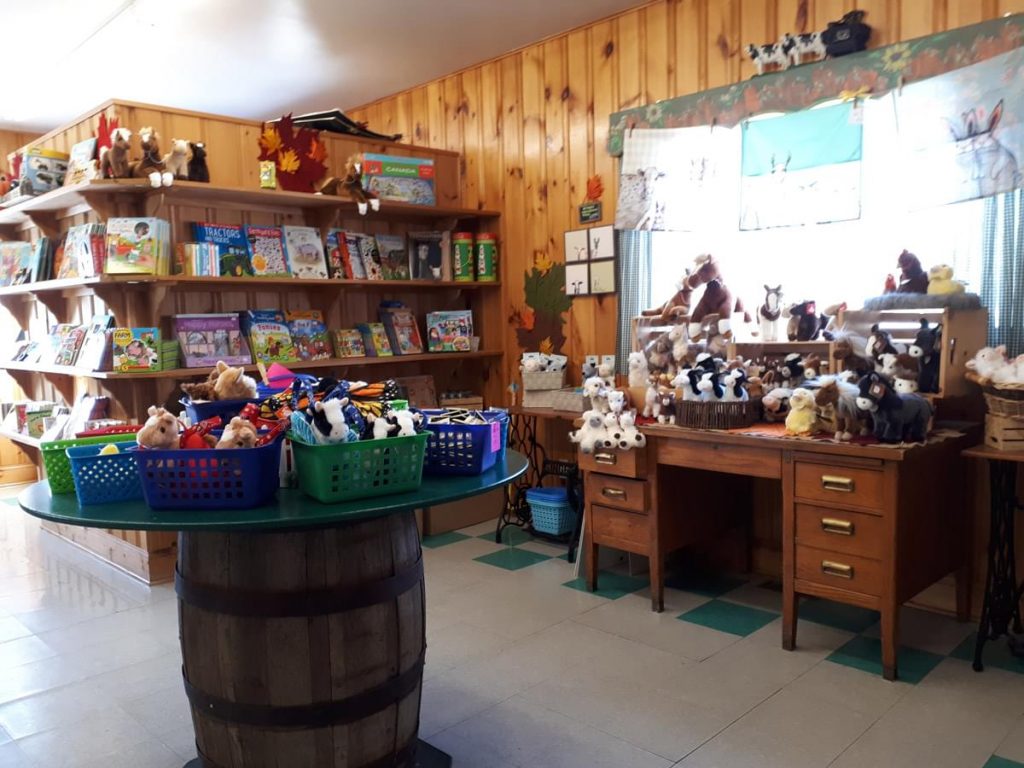 Gift Shop and Cafe at Valleyview Little Animal Farm | Ottawa, ON